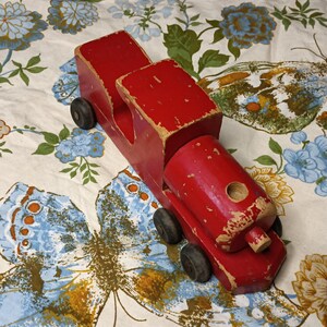 Vintage 1940s Red Wood Tank Engine - Etsy