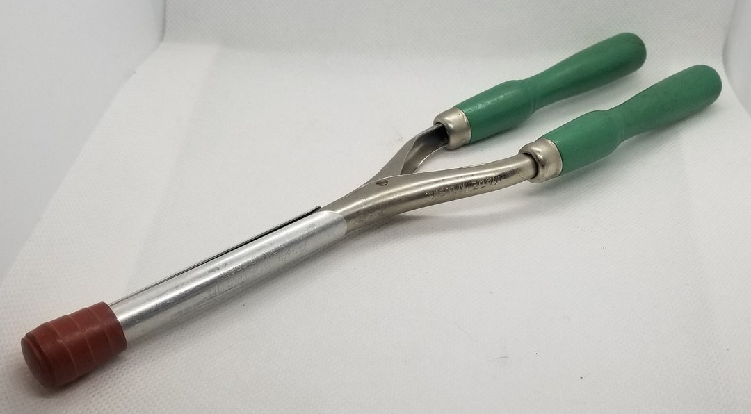 Vintage Wood Curling Iron by Gayla "hold-bob" - Etsy