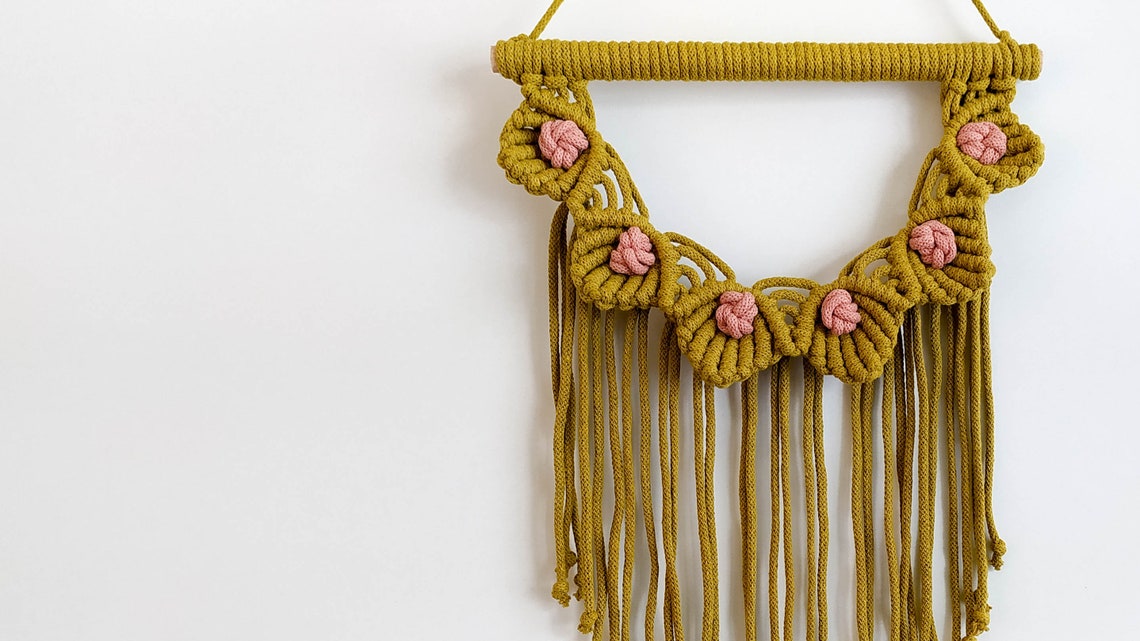 Macrame Wall Hanging Leaf Pattern With Roses Small Fringed - Etsy