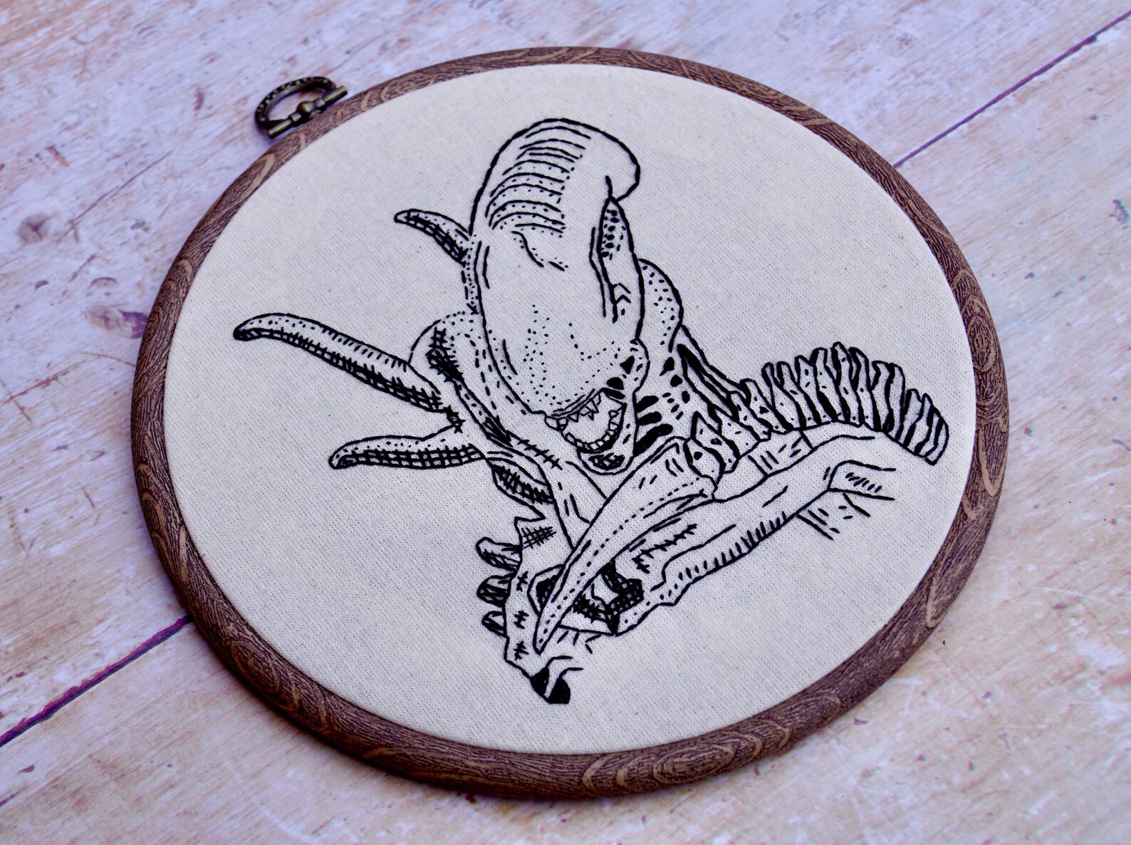 Alien Xenomorph Fibre Art. Hand Embroidery. Hoop Art. Wall Hanging ...