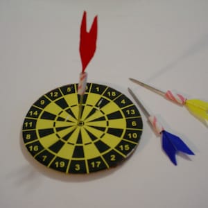Mini Dart Board With Darts Play Scale for Fashion Dolls Action Figures ...