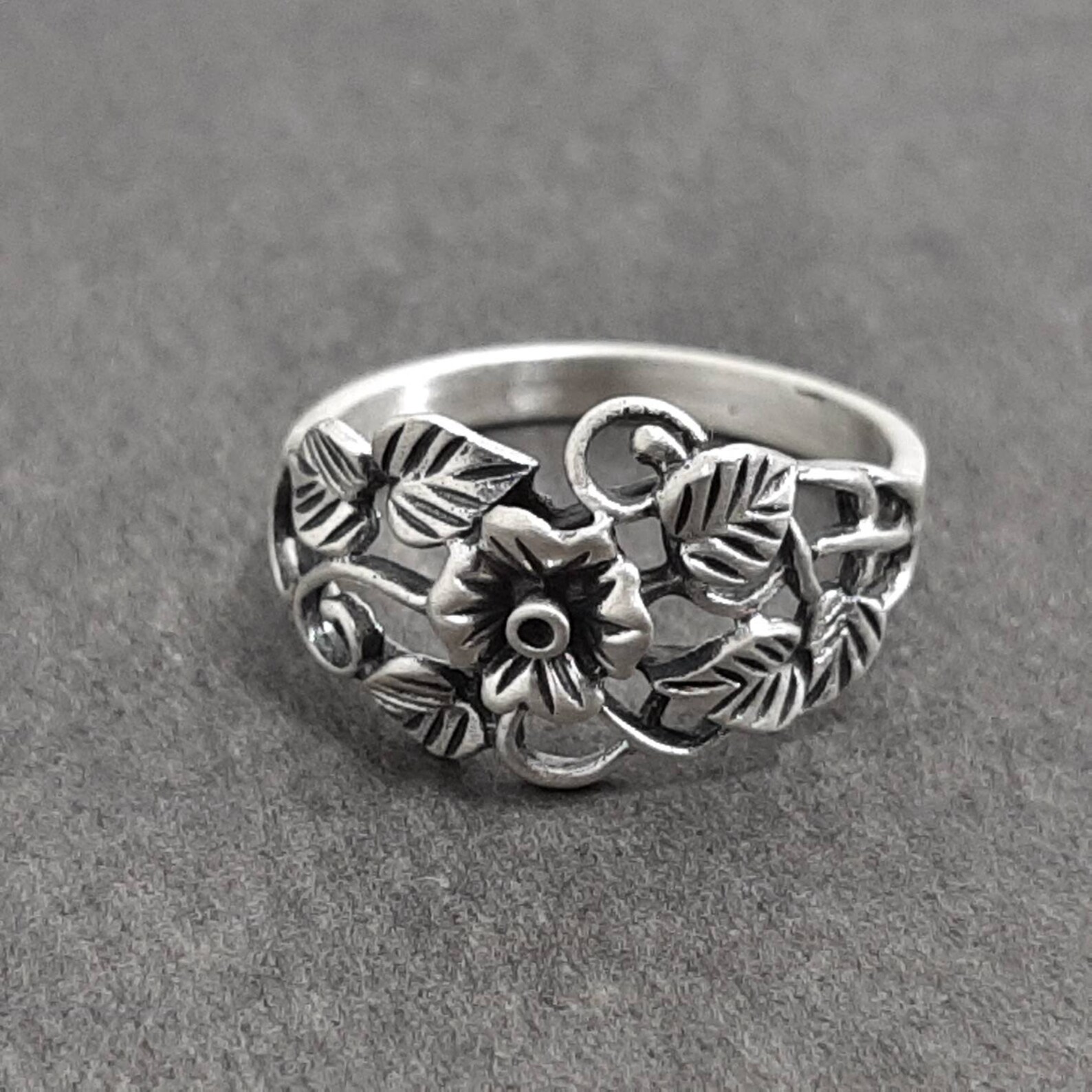 Sterling Silver Flower Ring, Floral Ring With Vines, Floral Band, - Etsy