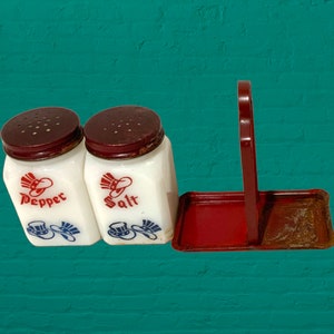 Vintage Uncle Sams Hat Hazel Atlas Milk Glass Salt and Pepper Shakers ...