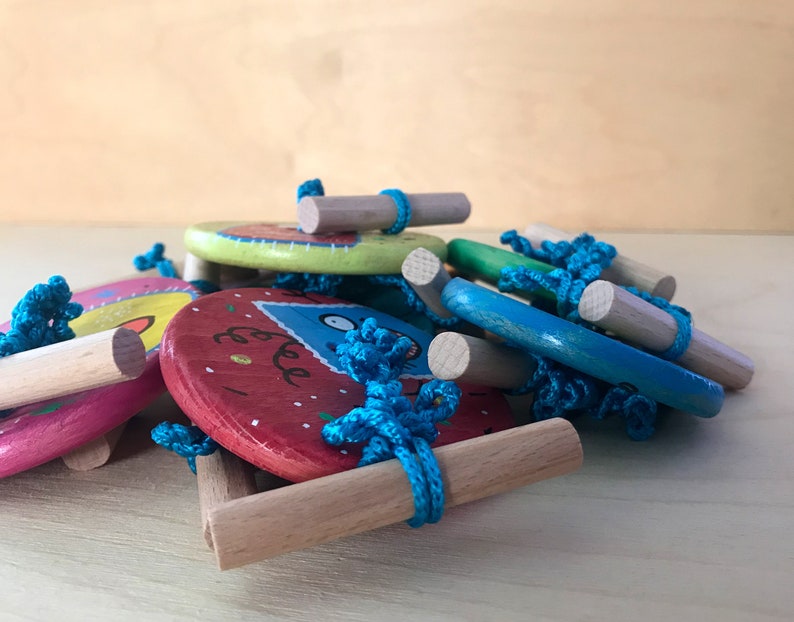 Wooden Button String Old Game, Spinner Toy, Button Spinner, Wooden ...