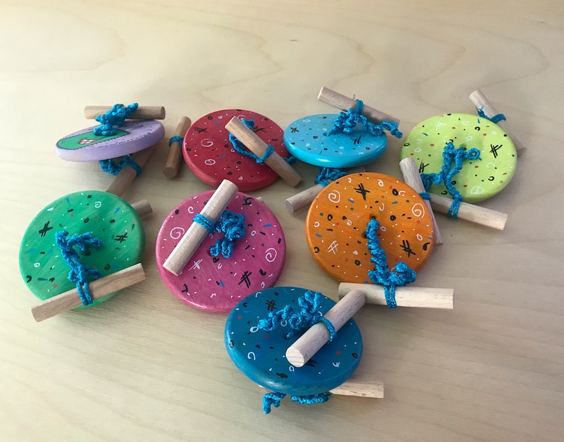 Wooden Button String Old Game, Spinner Toy, Button Spinner, Wooden ...