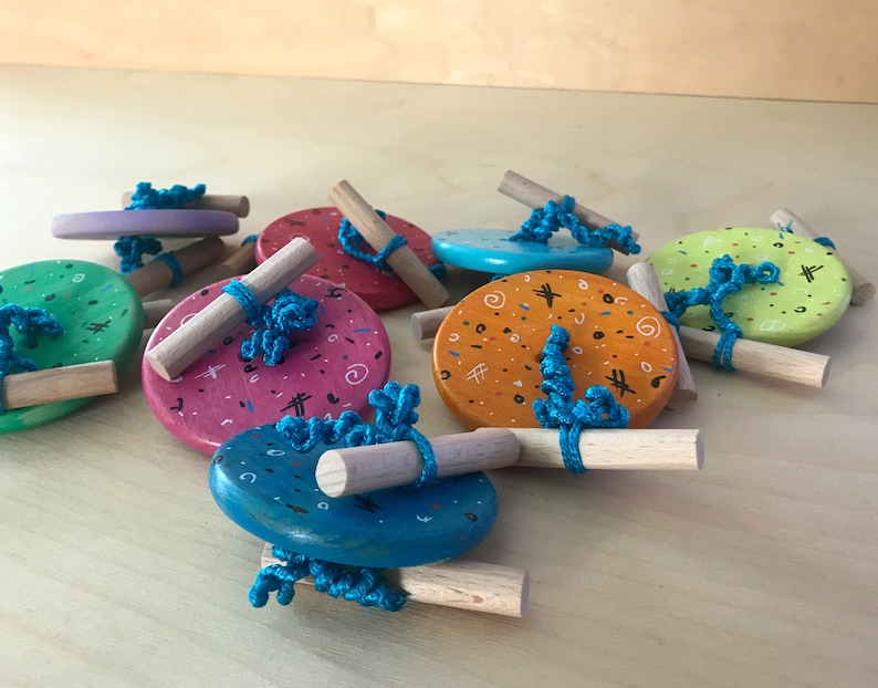 Wooden Button String Old Game, Spinner Toy, Button Spinner, Wooden ...