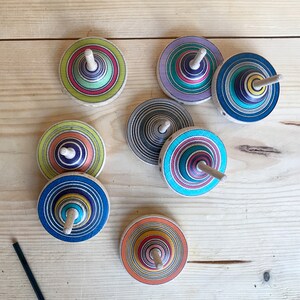 Wooden UFO Finger Spinning Top, Handmade Tops, Spinning Tops, Spinning ...