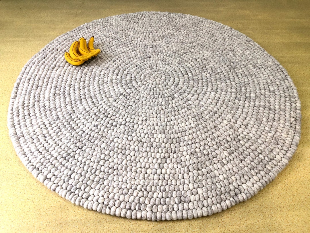 40cm-300cm Ghost White Felt Balls Rugs Natural Felt Balls Rug Wool Ball ...