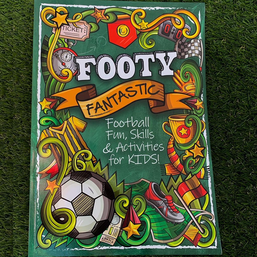 Football Gift Set (3 Books) PLUS Colouring Pens and Football Pencil ...