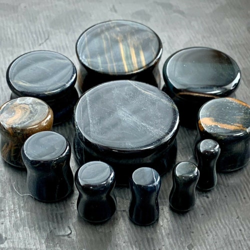 PAIR of Stunning Amethyst Organic Stone Plugs Gauges 8g | Etsy