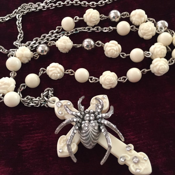 Tarina Tarantino - Etsy