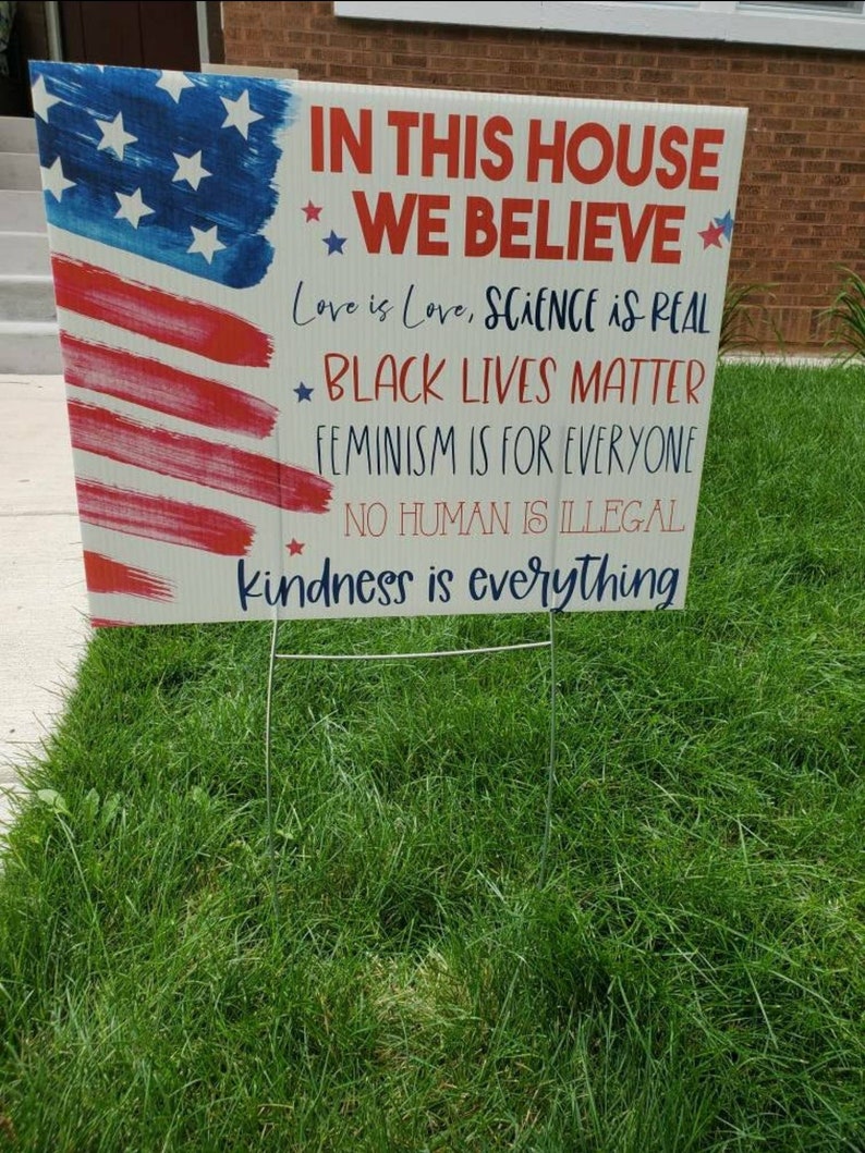 In This House Yard Sign in This House We Believe Patriotic - Etsy India