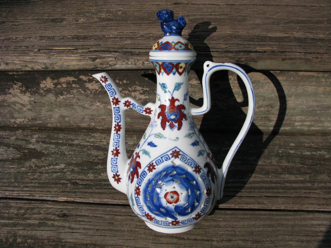 Vintage Chinese Porcelain Ewer Hand Painted Wucai Enamels Foo Dog 9.5 ...