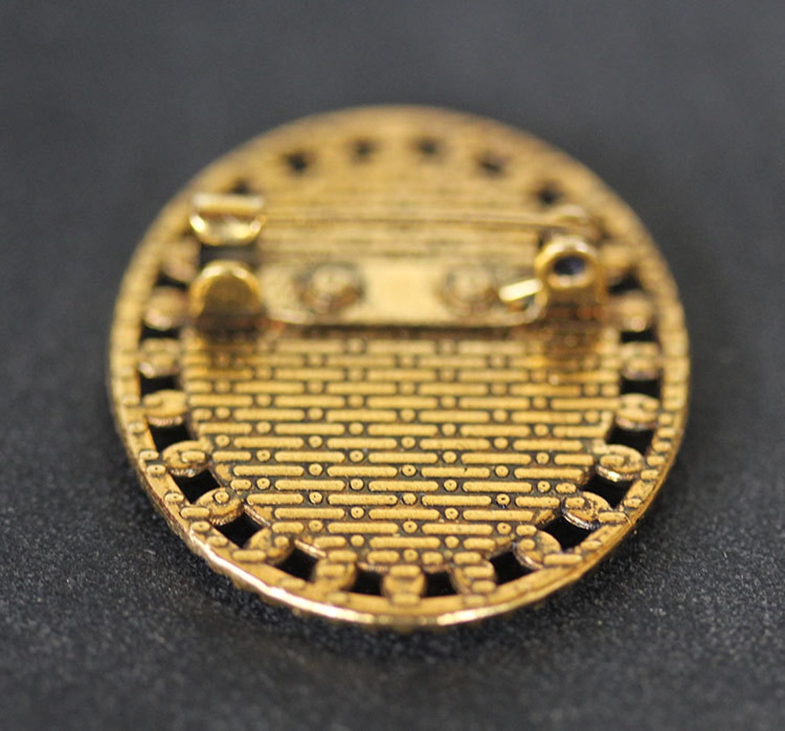 St Veronica and the Holy Face Jesus Brooch Catholic Broach - Etsy