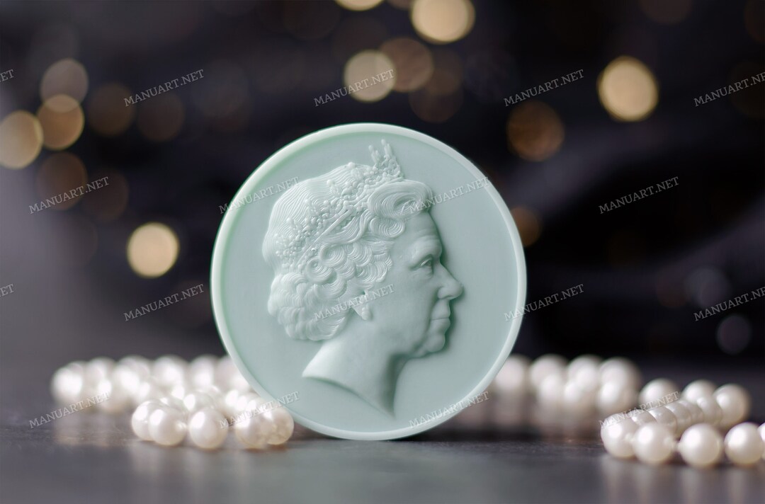 Queen Elizabeth II Face 2d Silicone Mold, Soap, Resin, Candle Mould ...