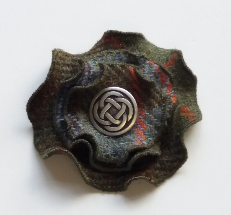 HARRIS TWEED Brooch / Mcleod Tartan / Handmade in Scotland - Etsy
