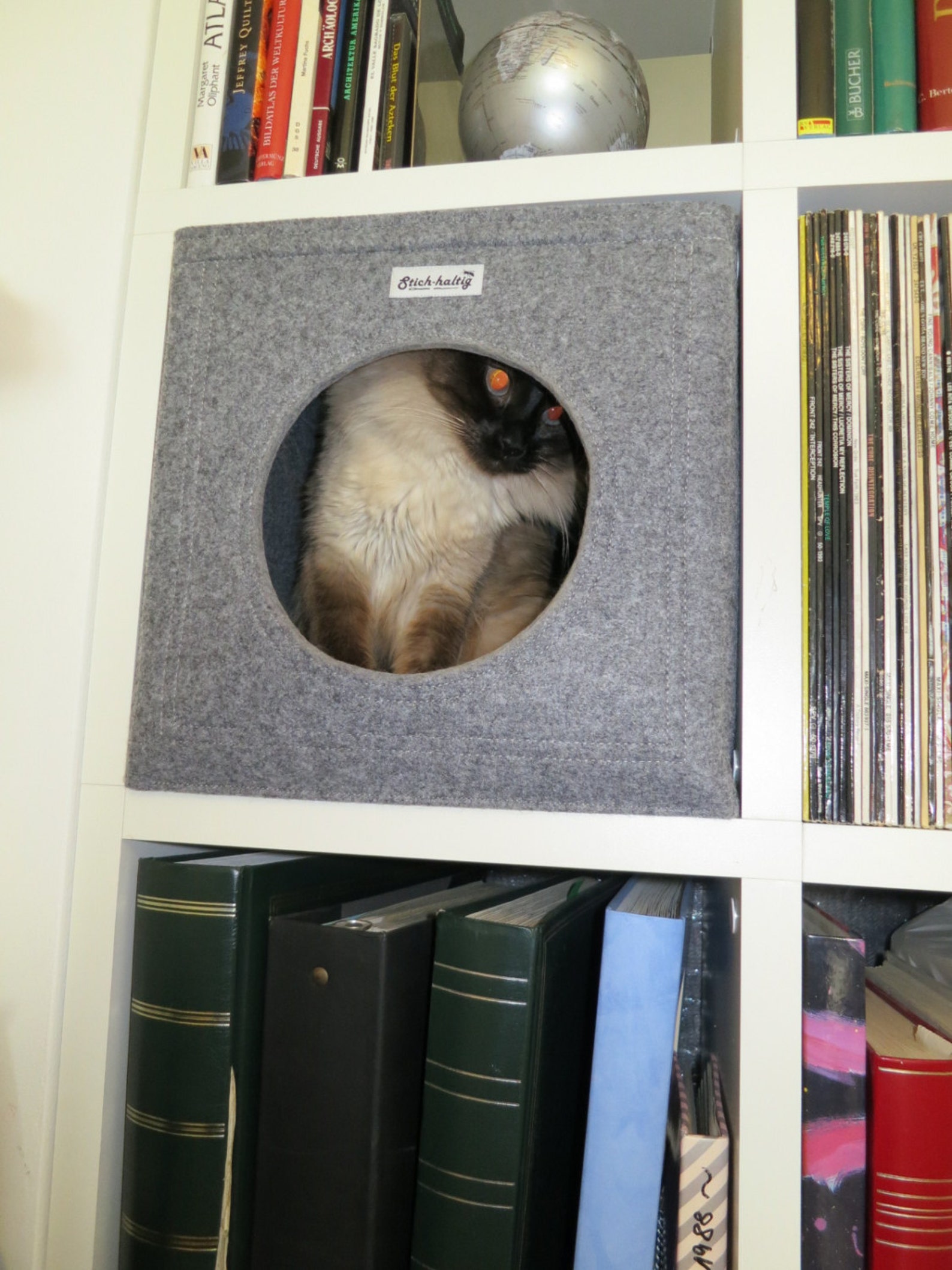 Felt cat cave fits into Ikea Expedit and Kallax felt cat bed | Etsy