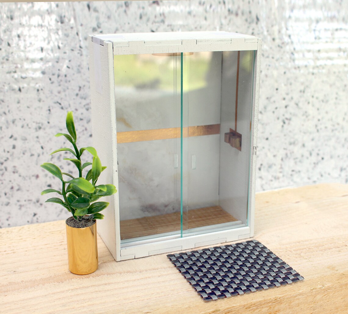 1:16 Scale Shower With Sliding Lucite Doors - Miniature Modern Bathroom ...