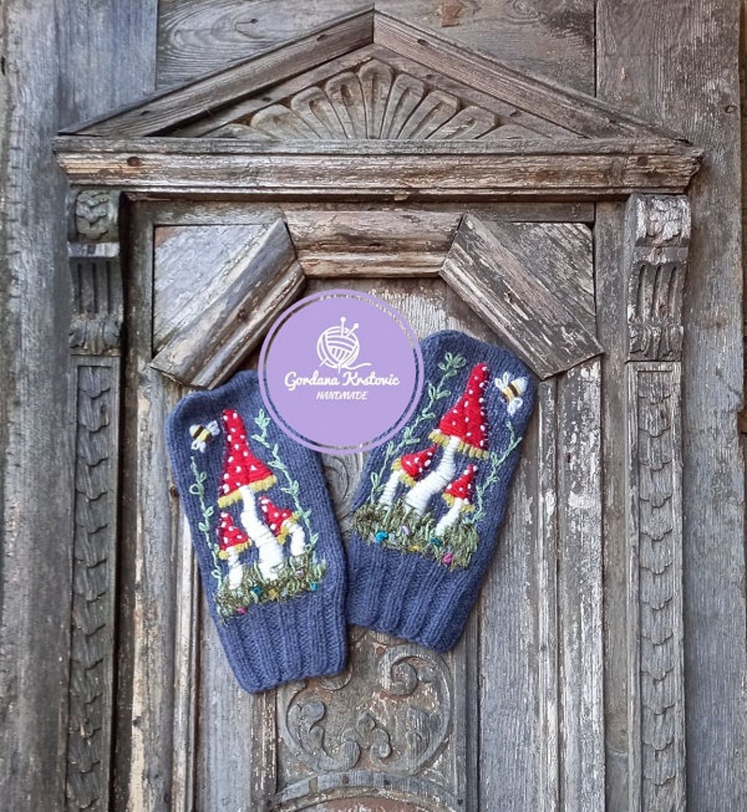 Cozy Gray Wool Mittens Hand Embroidered Mushrooms Winter Trendy Wool ...