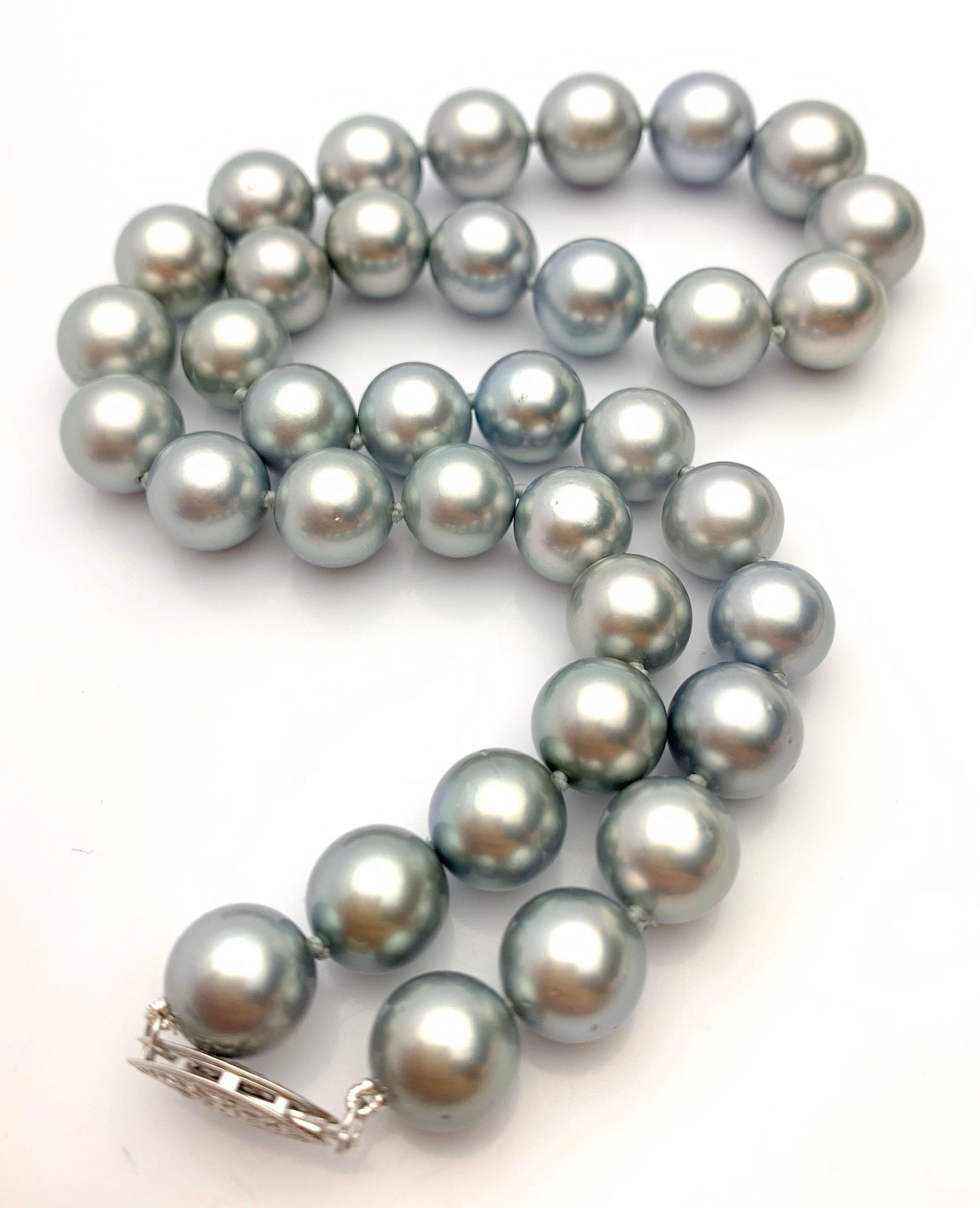 17” Silver Tahitian Pearl Necklace 100% Natural Color 17” Silver Tahitian Pearl Necklace 100% Natural Color
