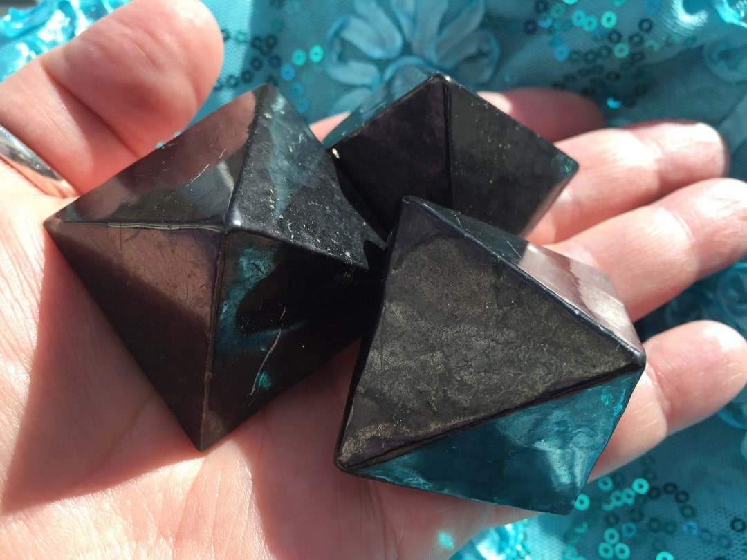 Shungite Pyramid, Crystal Grid, Meditation, Chakra, Reiki, Pagan Altar ...