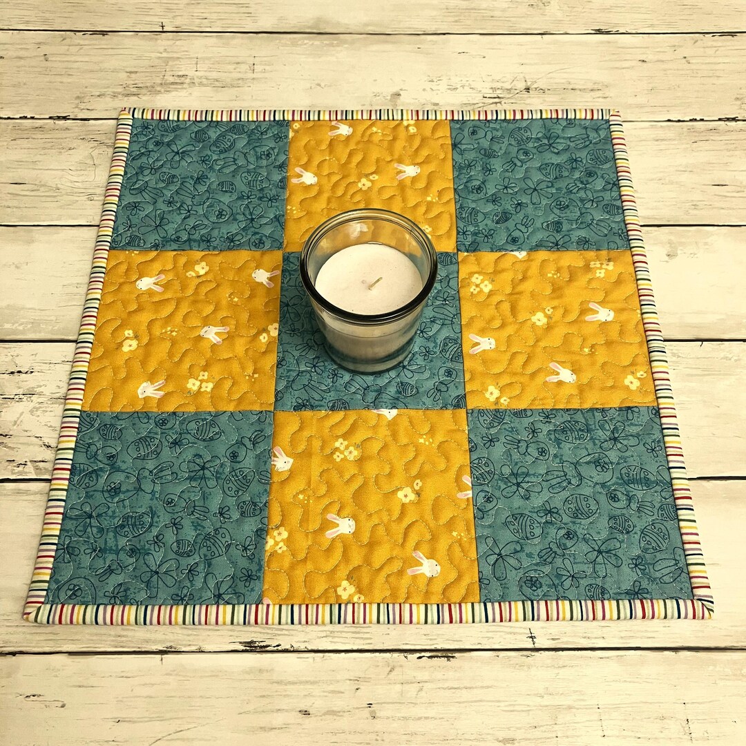 Quilted Easter Table Topper, Square Tablemat, Easter Bunny Table ...