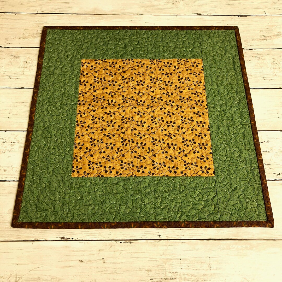 Quilted Table Topper, Square Table Mat, Farmhouse Table Centerpiece ...
