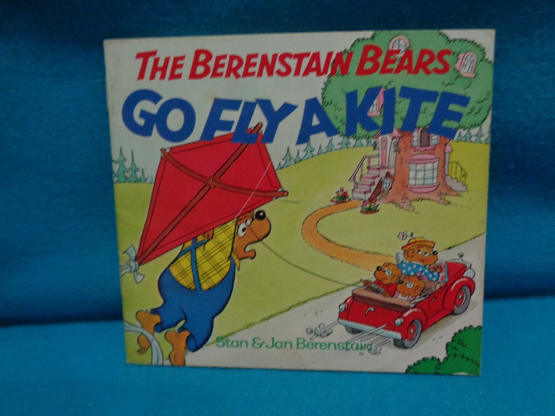 Vintage 1983 the Berenstain Bears Go Fly a Kite Book by Stan & Jan ...