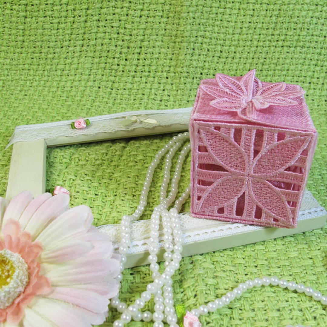 3D FSL Cross Gift Box Free Standing Lace Flower Machine Embroidery ...
