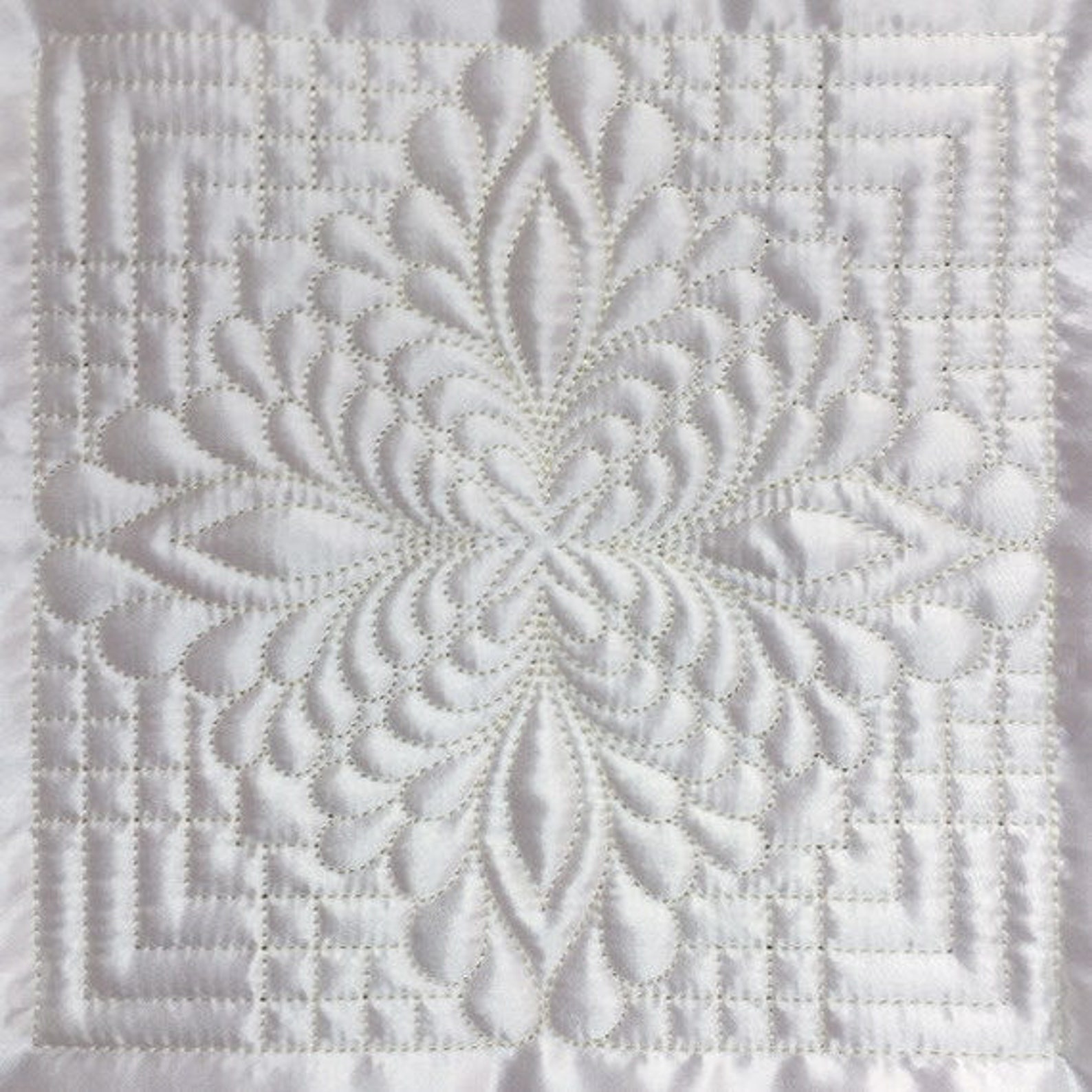 Trapunto Feather Quilt Machine Embroidery Designs Pack Instant Download ...