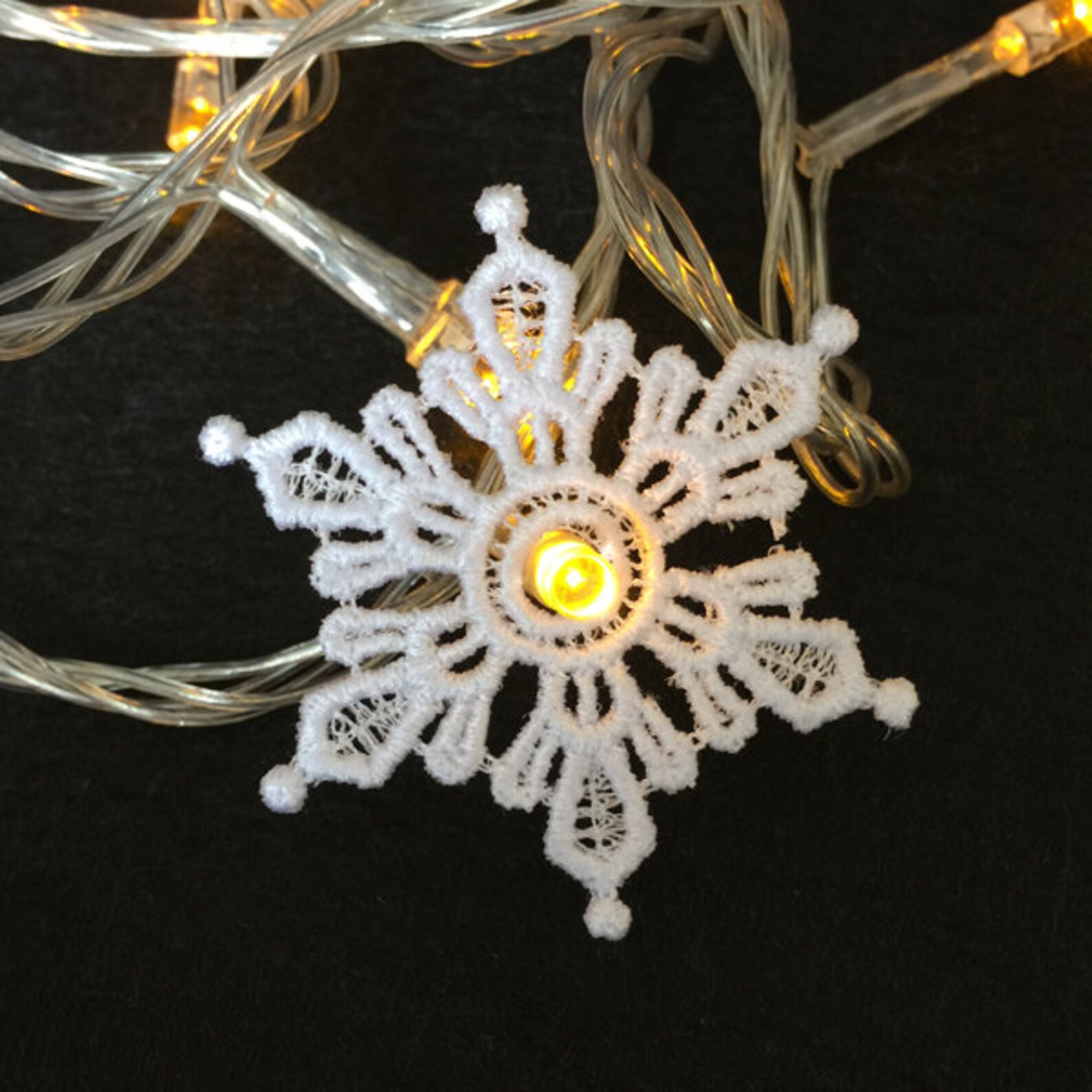 FSL Mini Snowflake Lights Free Standing Lace Christmas Ornament Machine ...