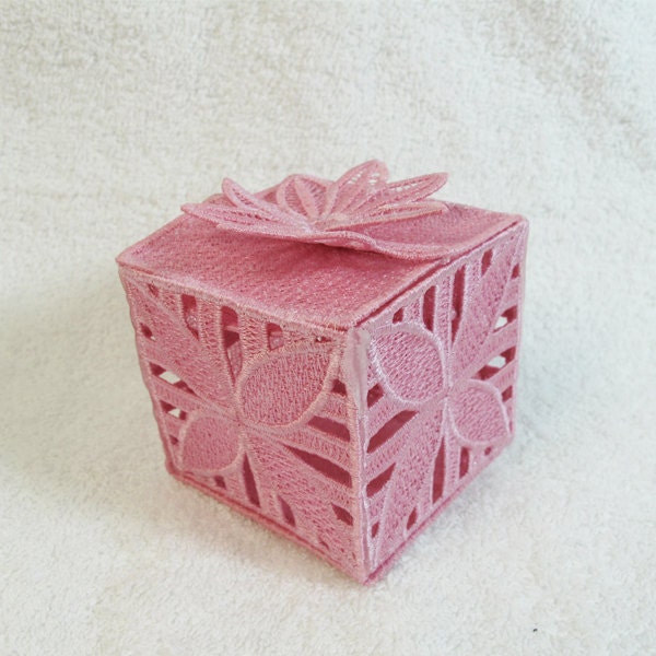 3D FSL Cross Gift Box Free Standing Lace Flower Machine Embroidery ...