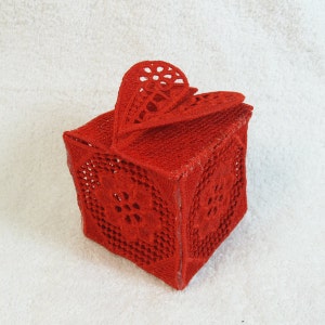3D FSL Cross Gift Box Free Standing Lace Heart Valentine Machine ...