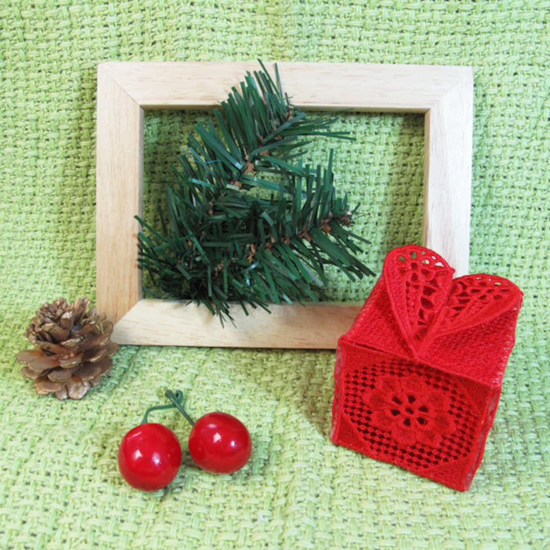 3D FSL Cross Gift Box Free Standing Lace Heart Valentine Machine ...