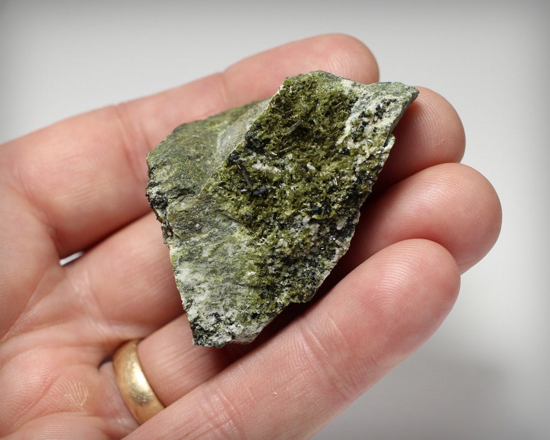 Lovely Green Epidote With Black Augite and Clear Albite From - Etsy