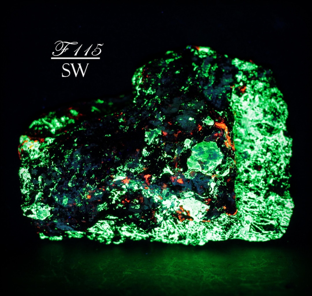 Large Fluorescent Rock - Colors That Made Franklin, New Jersey Famous ...