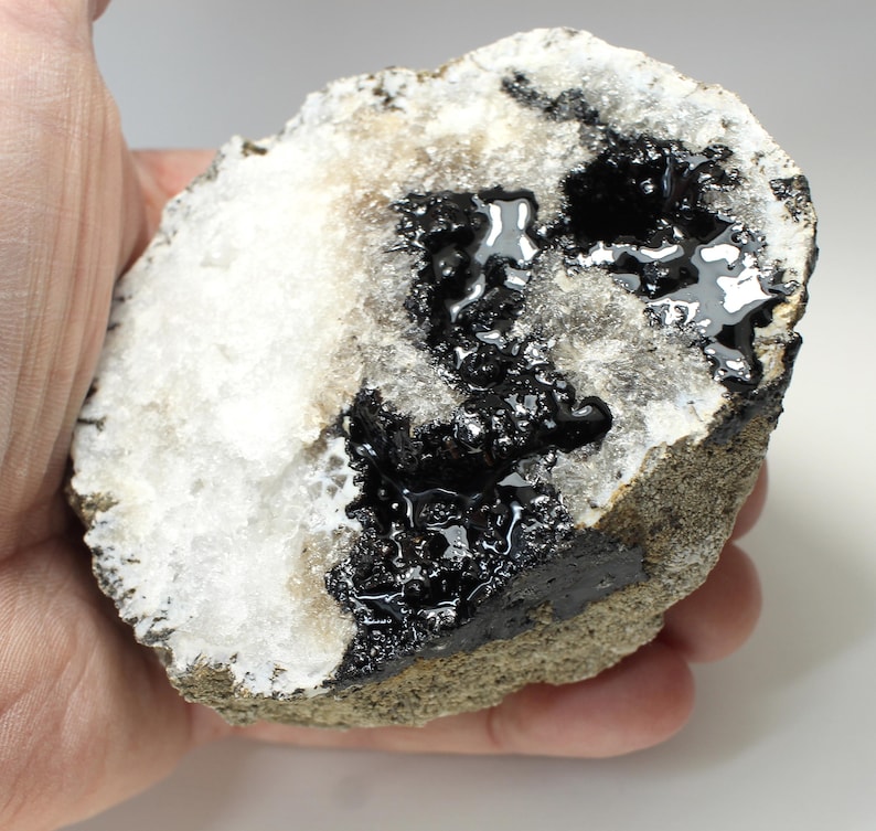 Large Petroleum Geode Bitumen Quartz Illinois Oil Geode Pair - Etsy