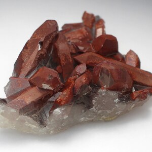 Red Quartz Cluster of Dark-red Translucent Smoky Quartz | Etsy