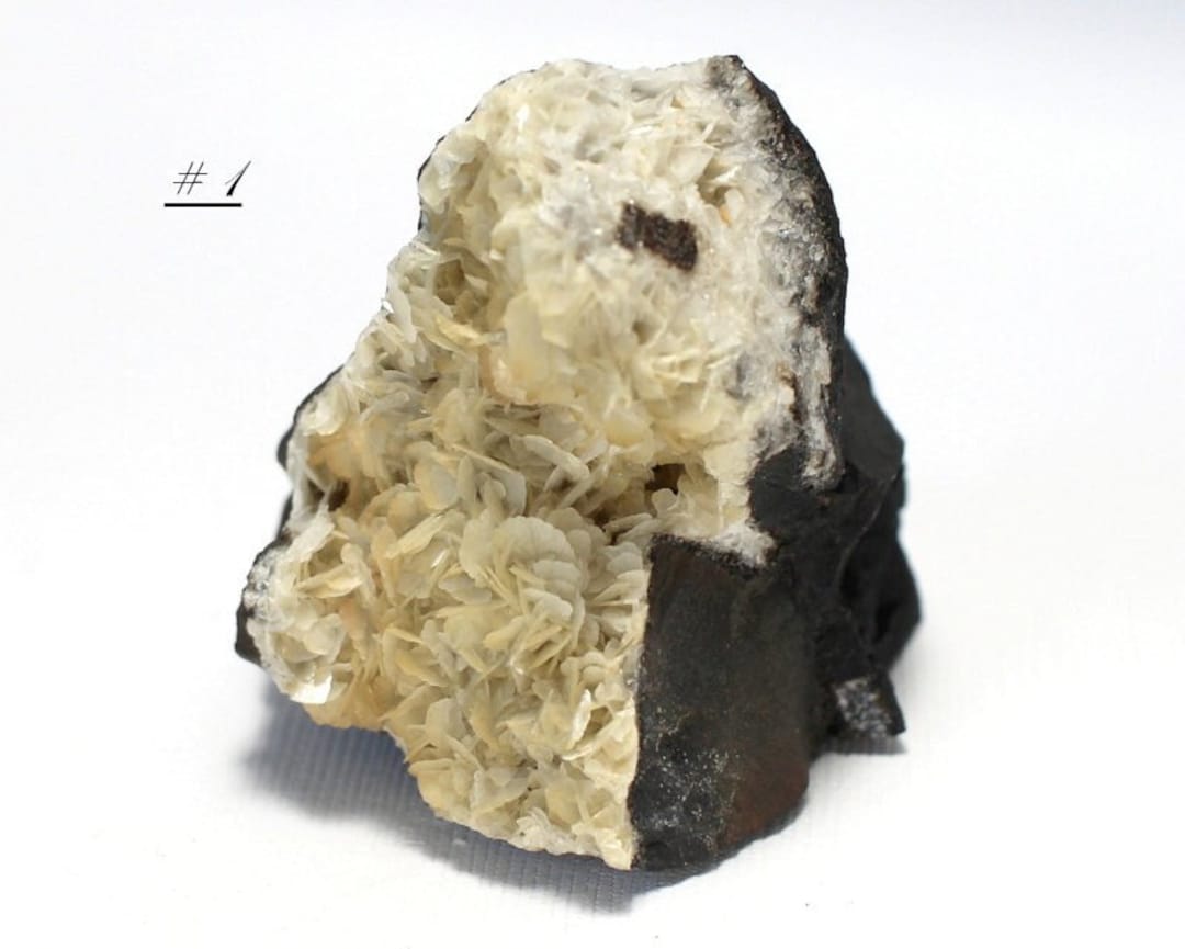 Rare Light-yellow Siderite Crystals on Black Ironstone Matrix ...