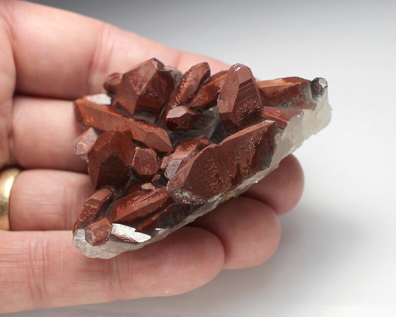 Red Quartz Cluster of Dark-red Translucent Smoky Quartz | Etsy