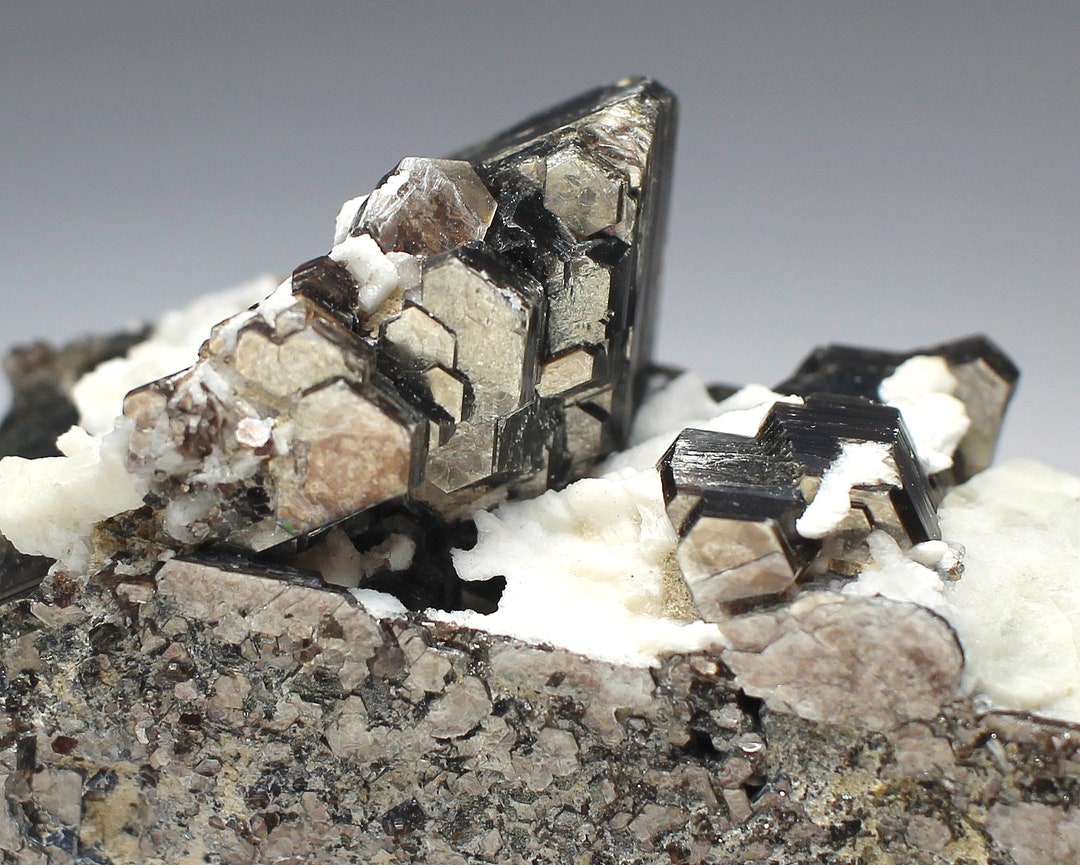 Lustrous Silver Muscovite With White Albite Feldspar Minas - Etsy