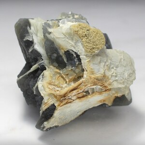 Prase Quartz With Calcite Bluish-green Prase Quartz With Calcite Very ...