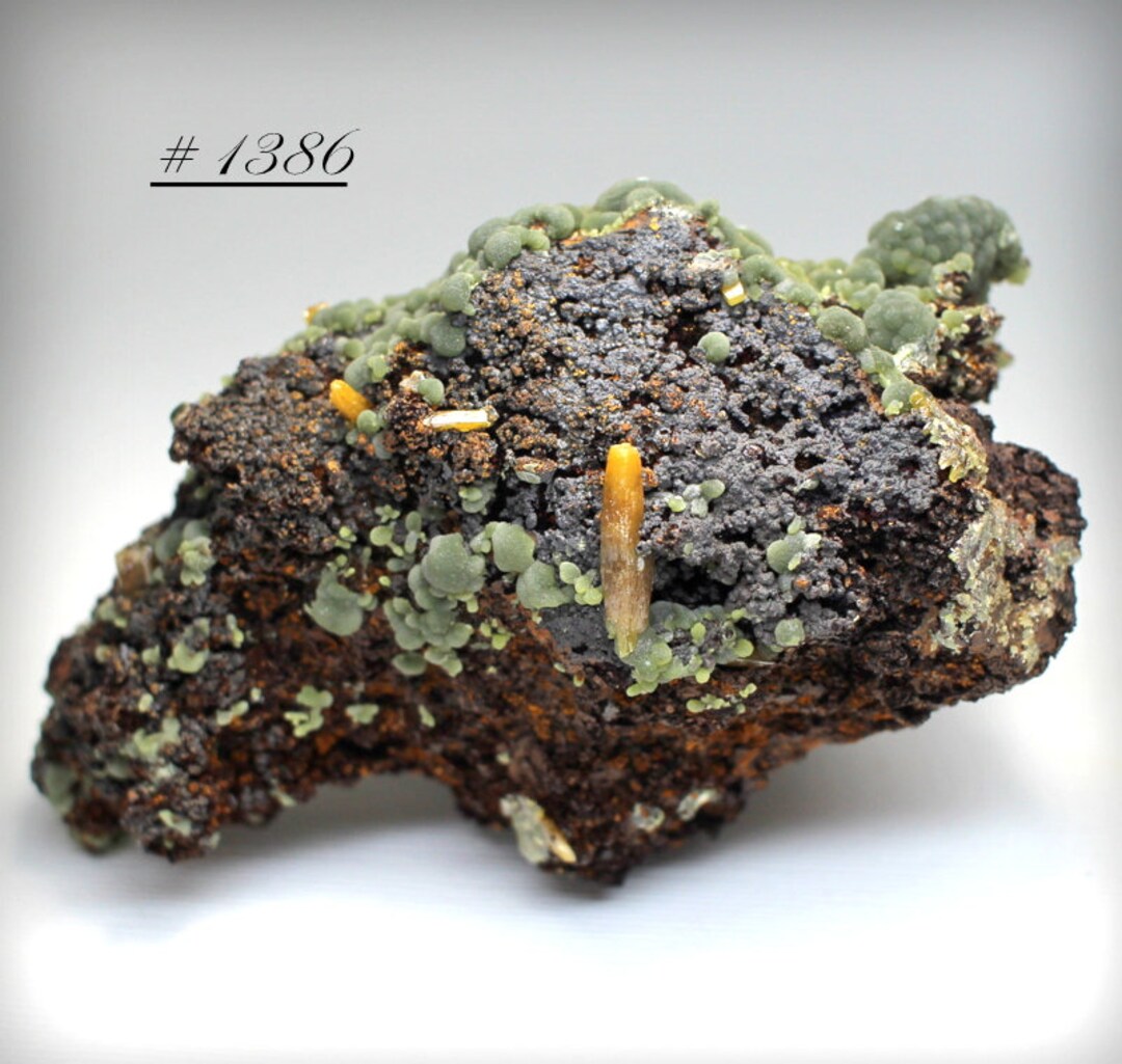 Bright Butterscotch Wulfenite Crystals on Velvety Green Mimetite, With ...