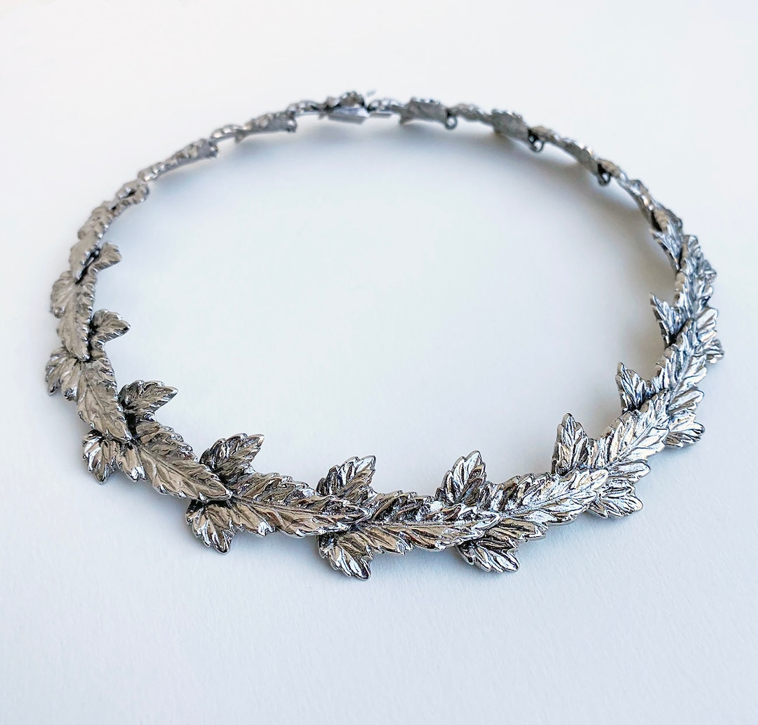 Solid Sterling Silver Prosperity Wreath Leaf Necklace - Etsy