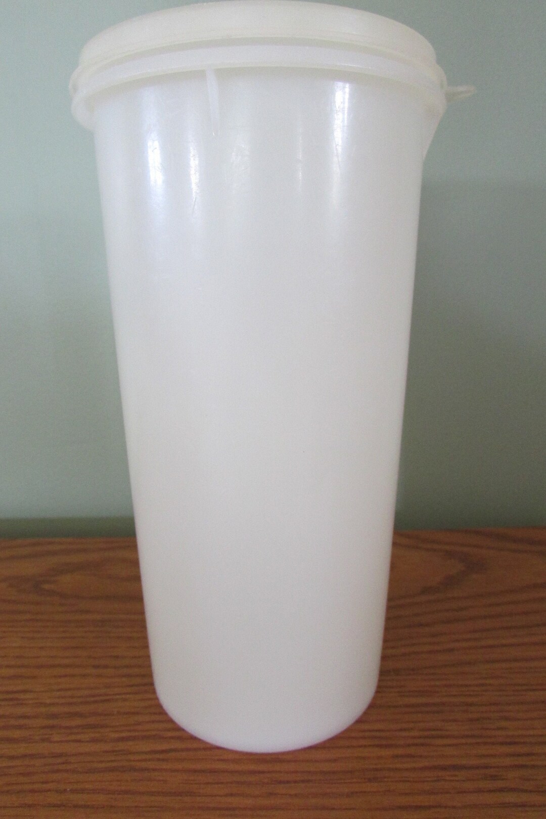 Vintage Tupperware White Handolier Container With Flat Lid 261 White ...