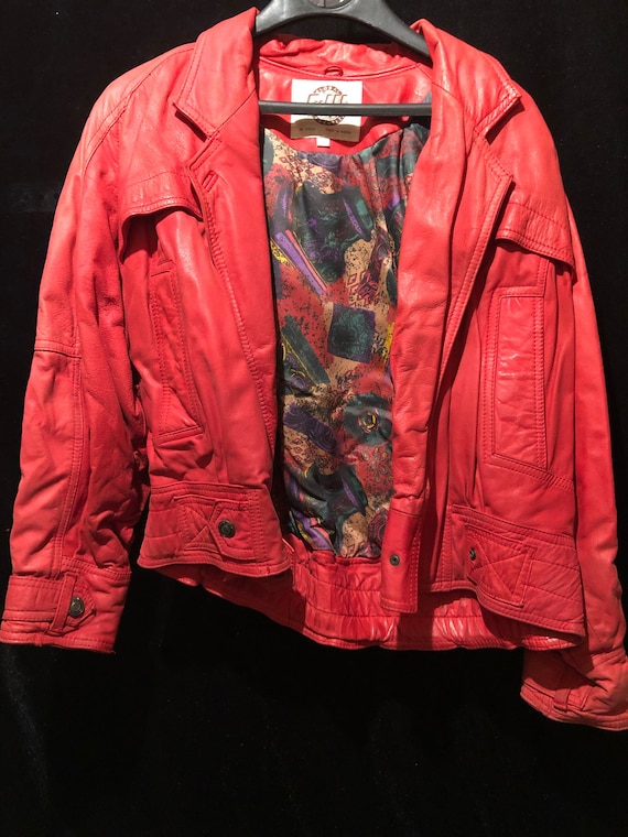 Original 1980s Vintage Global Identity Red Leather Ja… - Gem