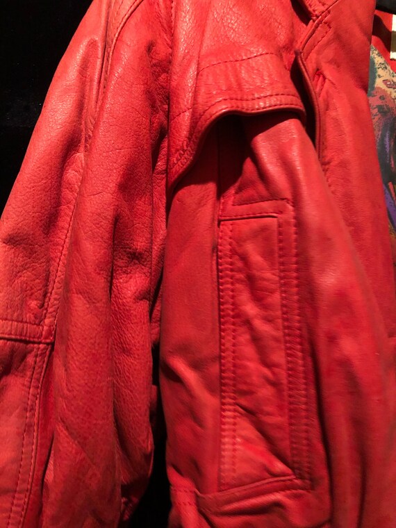 Original 1980s Vintage Global Identity Red Leather Ja… - Gem