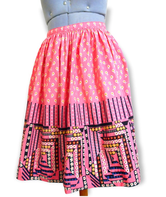 Vintage 1950s mexican Flower Pattern Bubblegum Pink R… - Gem