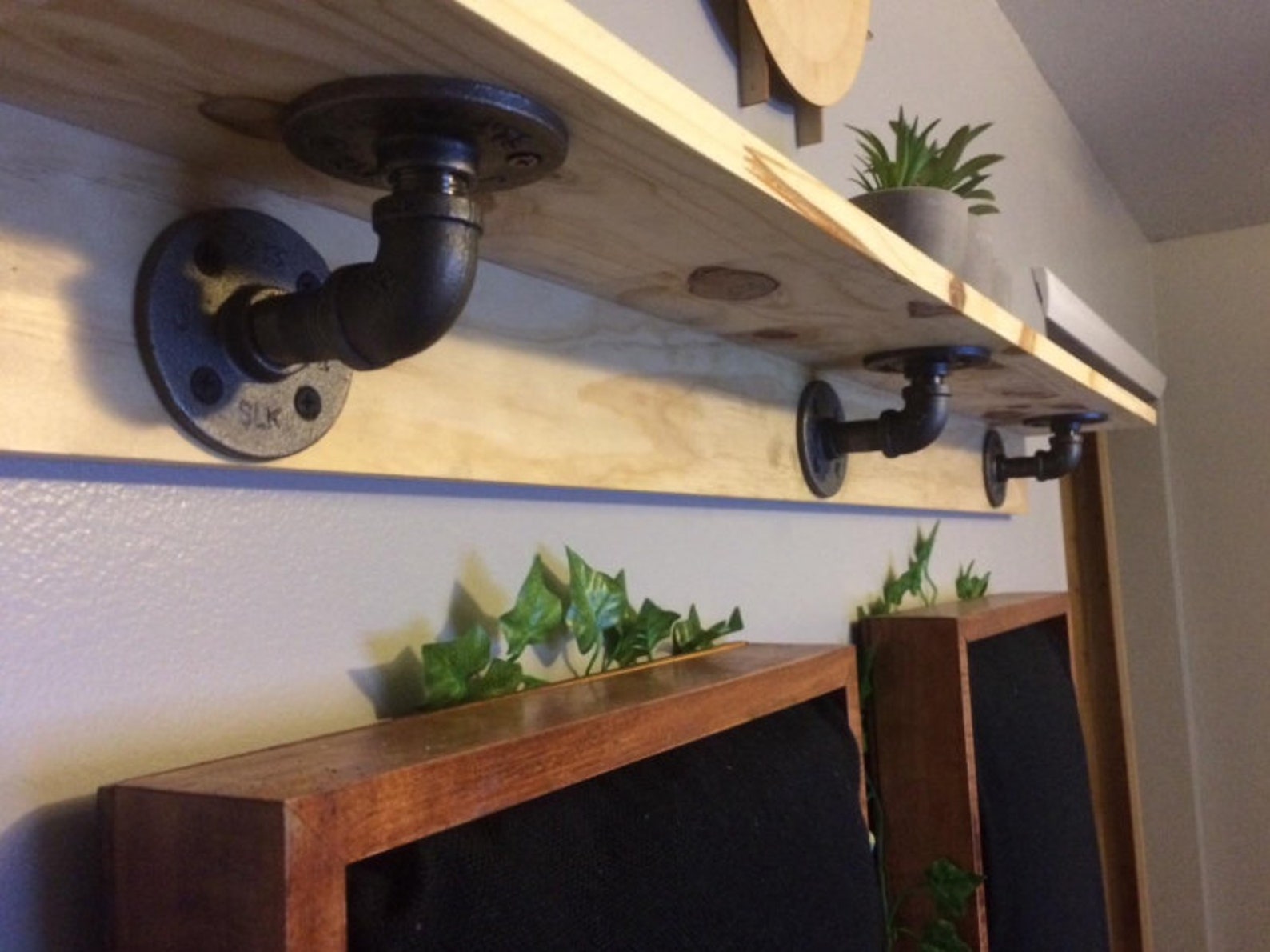 Shelf Brackets - 90 Degree Pipe Hangers for Industrial Style Floating ...