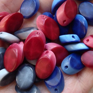 Lot of 31 flat oval beads with swirl patterns dark red navy | Etsy